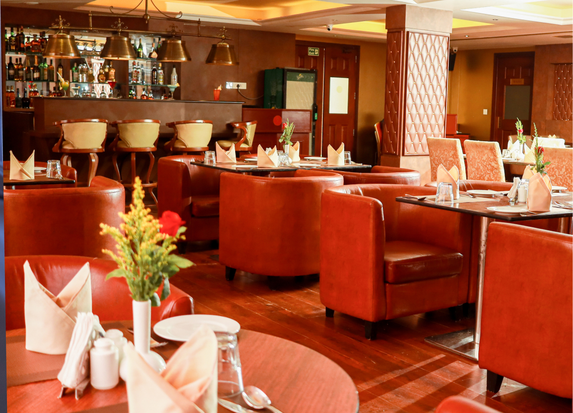 Restaurant & Lounge – Camelot Hotel